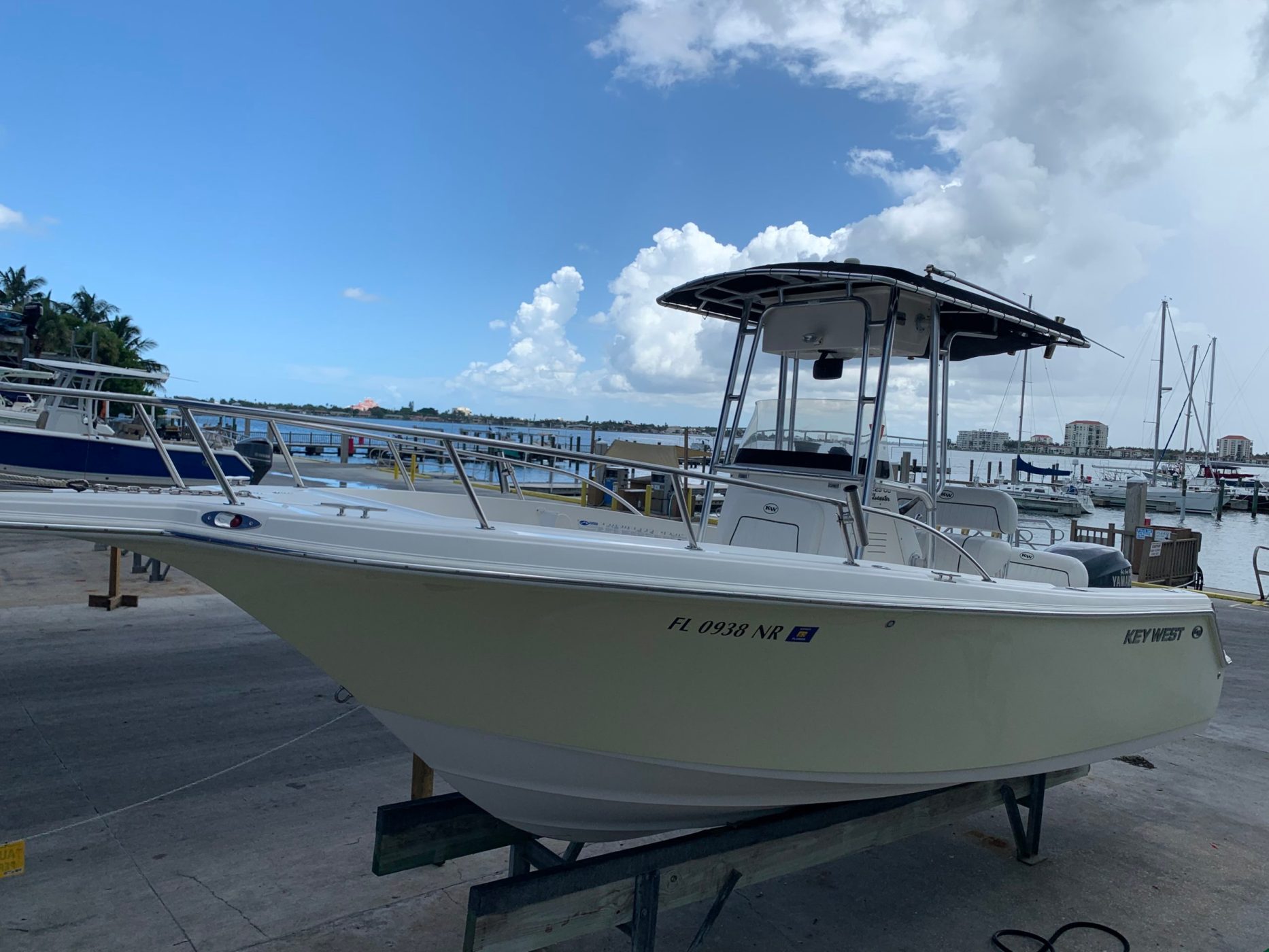 22′ Key West Center Console | Tierra Verde Boat Rentals
